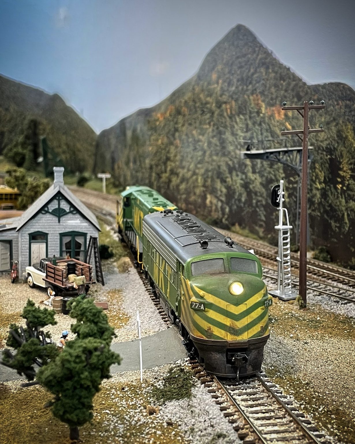 Action on the Rails - Saint Louis Lines Model Railroad Layout